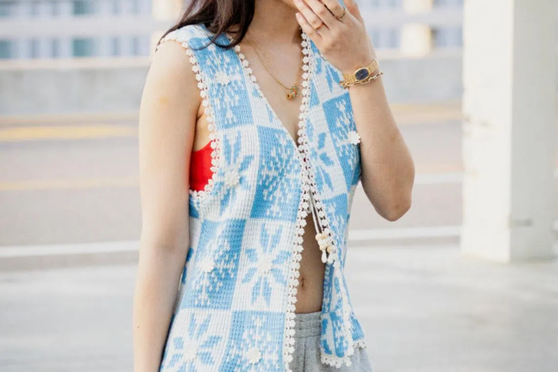 A cool girl’s guide to styling caps: Korean celebrity-inspired ...