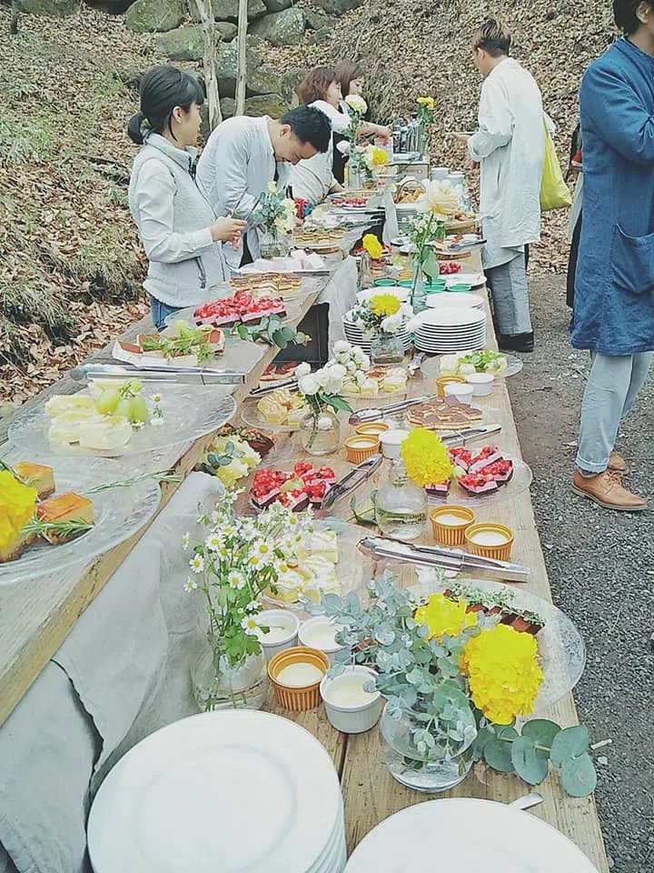 Taiwanese singer Yoga Lin and Kiki Ting weds in woodlands-themed ...