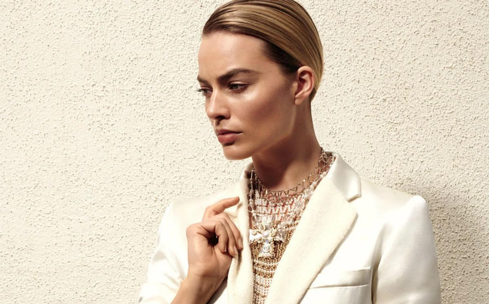 Margot Robbie as face of Chanel's Gabrielle Chanel range - Her World ...