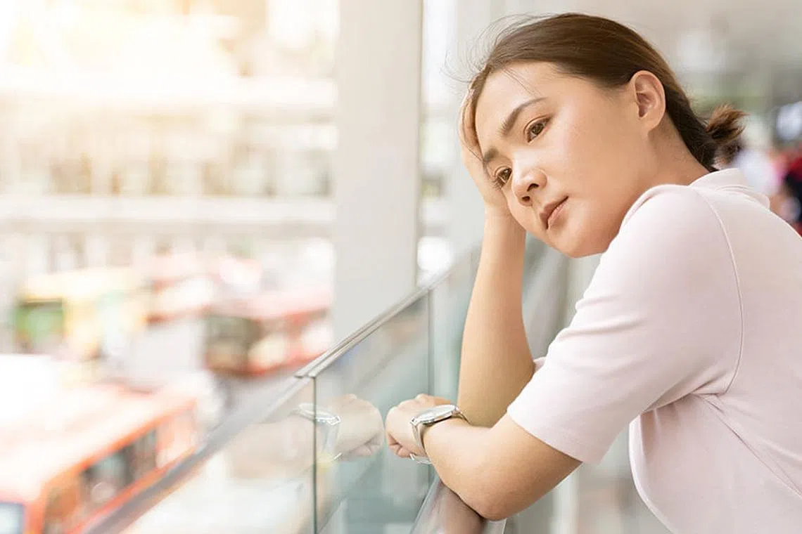 How to handle grief after the death of a loved one - Her World ...