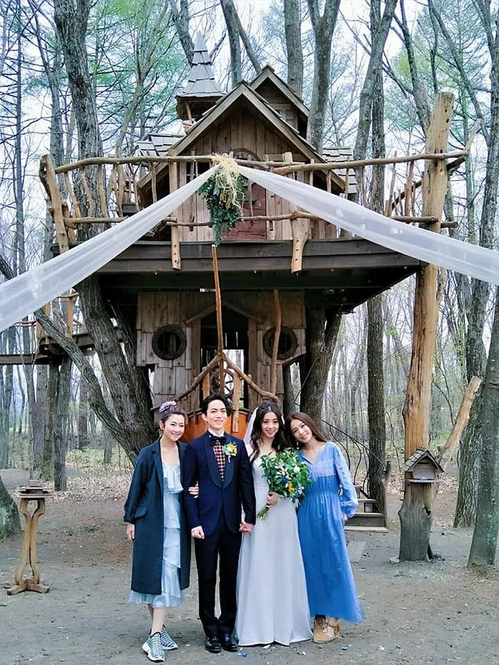 Taiwanese singer Yoga Lin and Kiki Ting weds in woodlands-themed ...