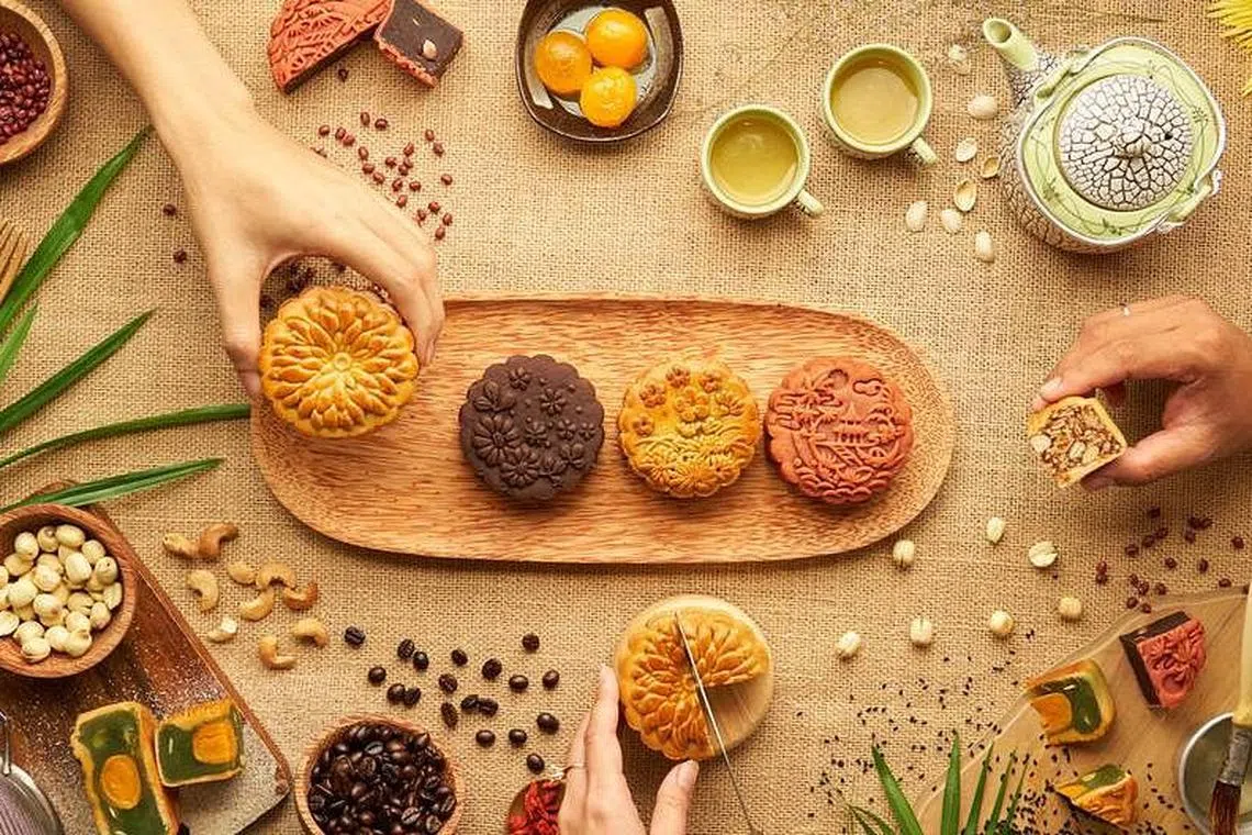 15 unique mooncake flavours to up your mid-autumn game - Her World ...