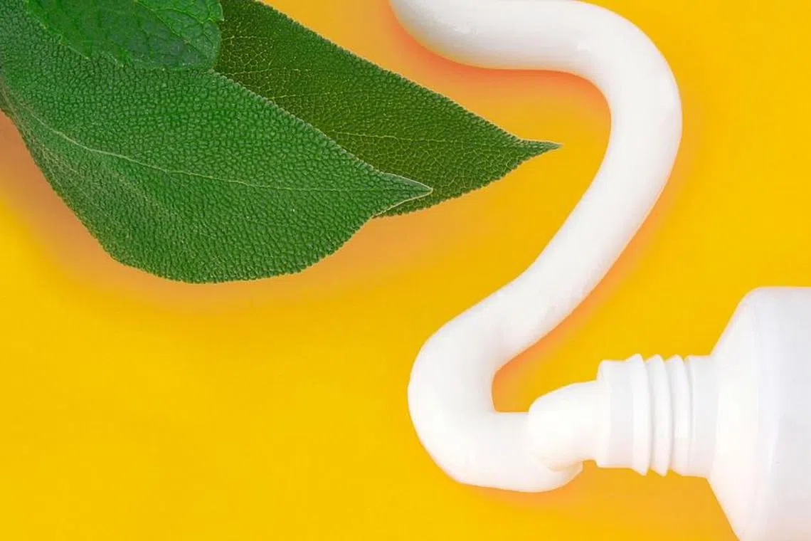7 natural, chemical-free toothpastes to keep your pearly whites clean ...