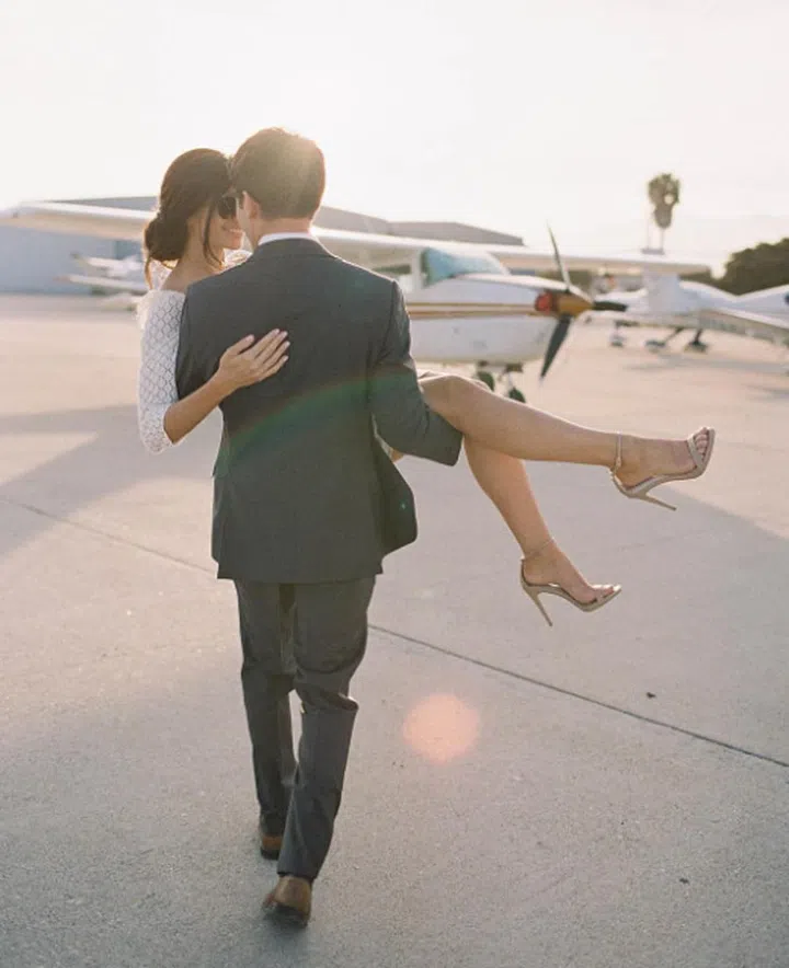 10 swoon-worthy couple poses to steal for your own wedding shoot - Her ...