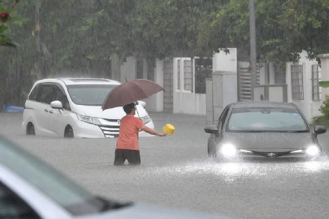 What to do if your car is caught in a flash flood - Her World Singapore ...