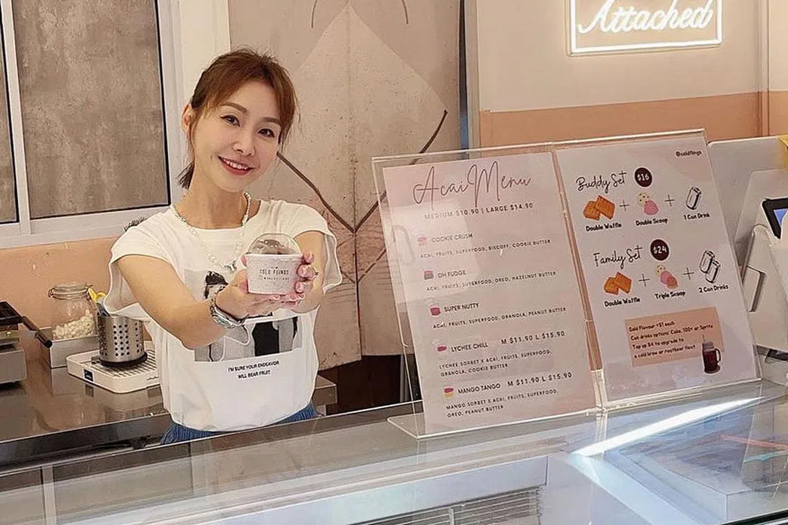 Ann Kok gives out free ice cream to entice fans to vote for her at Star ...