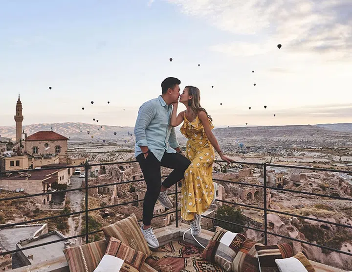 10 swoon-worthy couple poses to steal for your own wedding shoot - Her ...