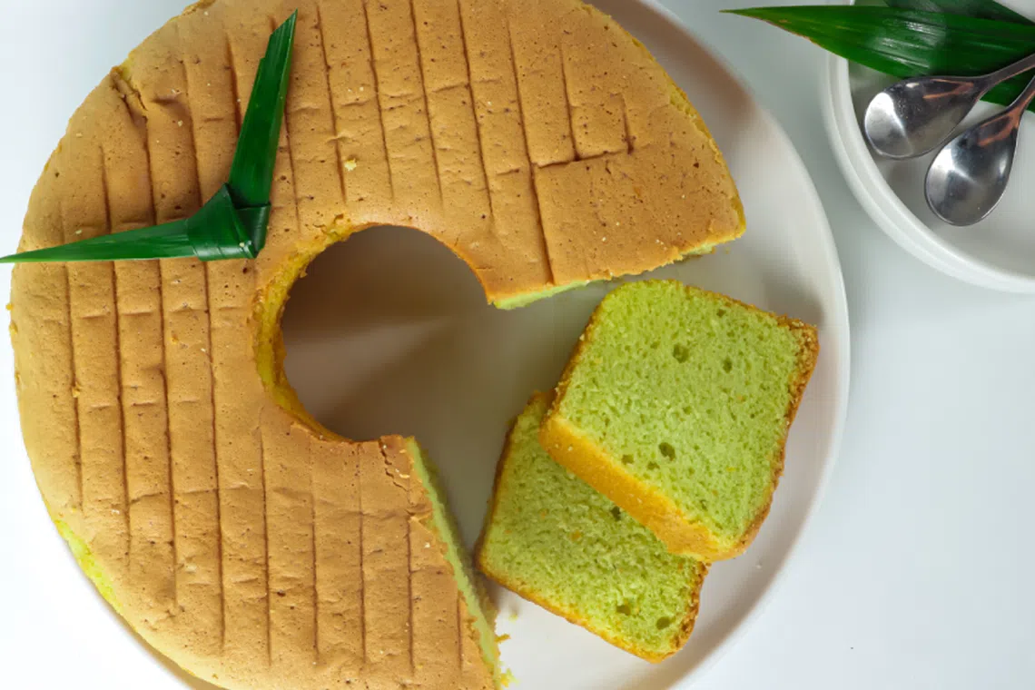 10 places to get these fluffiest pandan cakes in Singapore besides ...