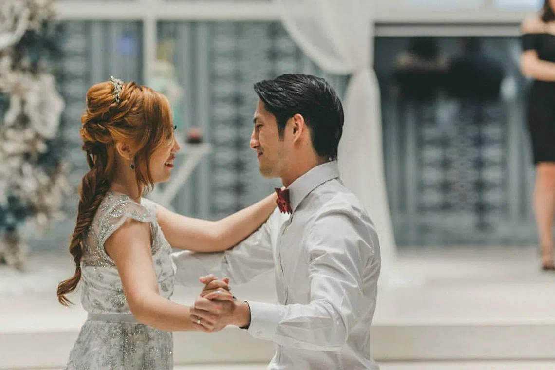 Having an expensive wedding? What millennial couples should know - Her ...