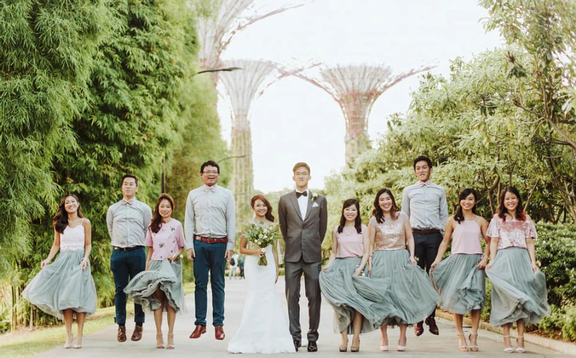 An elegant personalised wedding in Gardens by The Bay's Flower Field ...