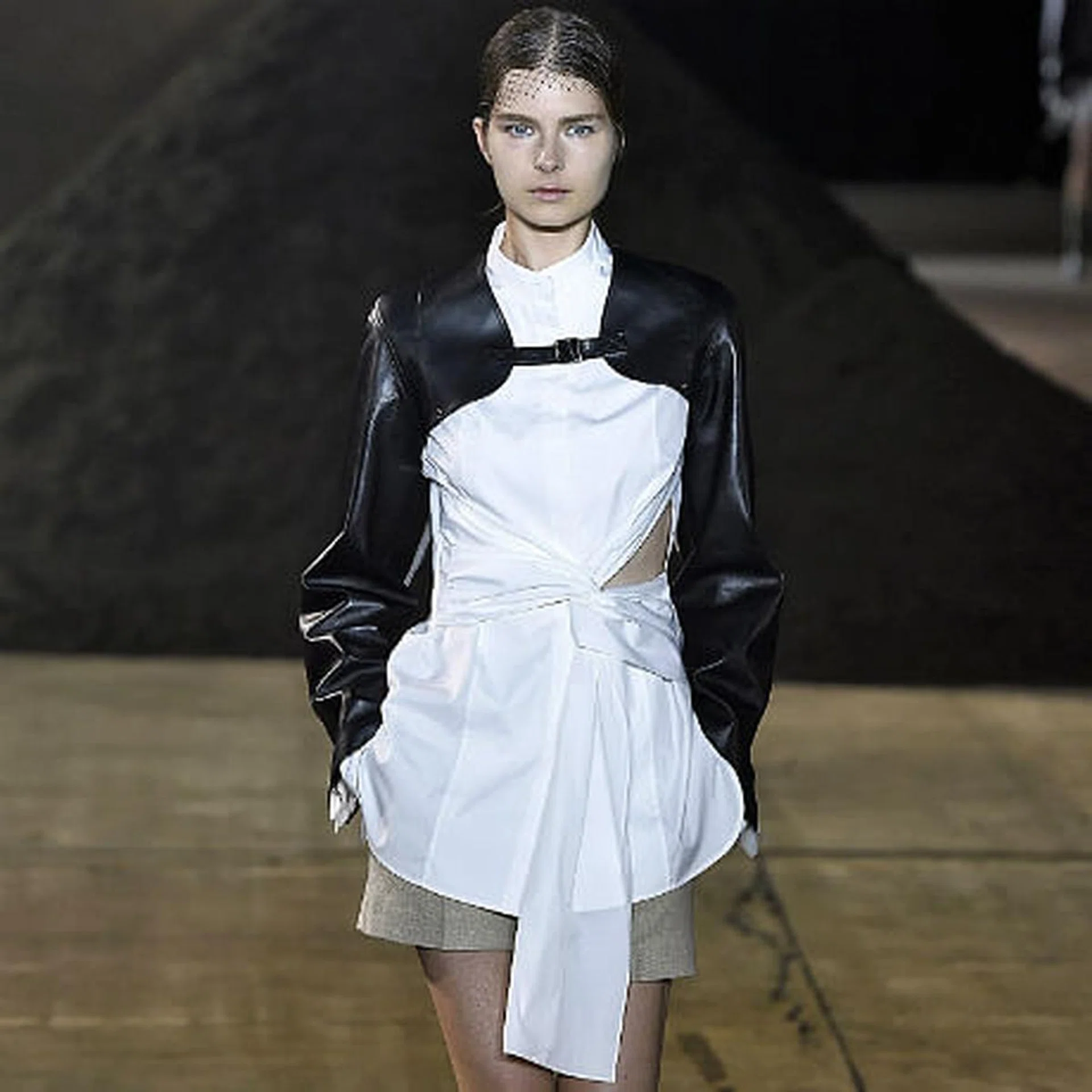 How to style a knot-front top - Her World Singapore | Her World Singapore