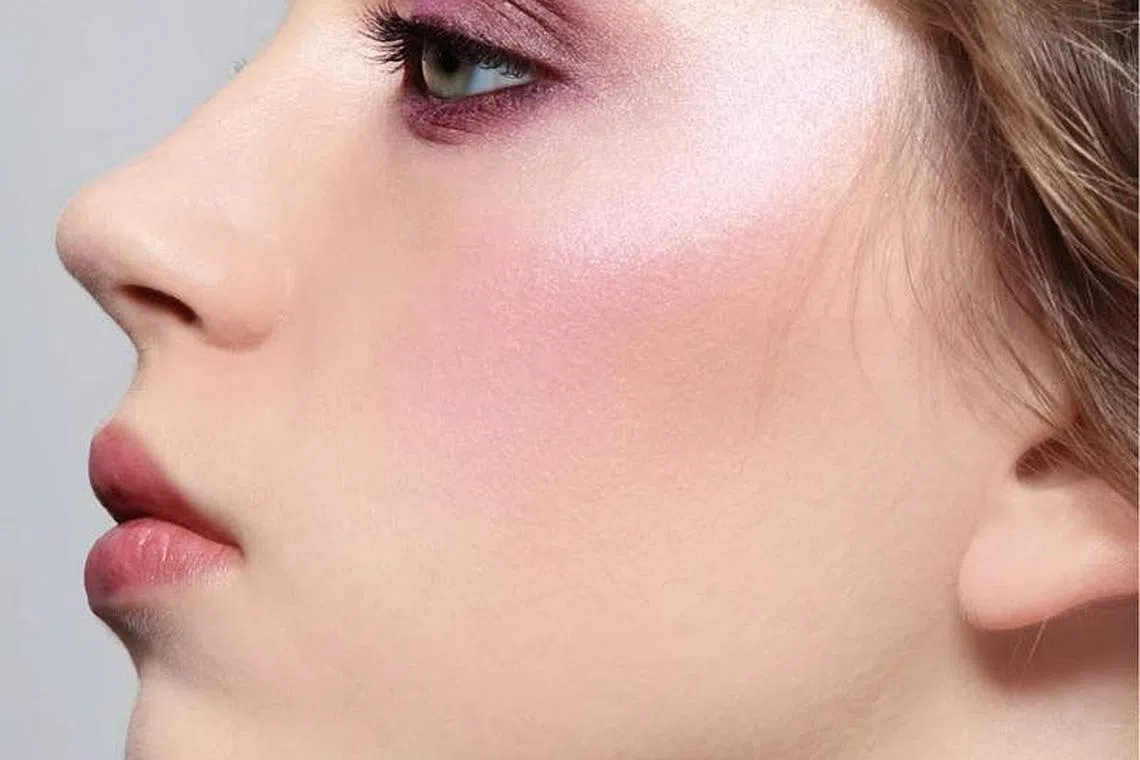 How to conceal redness on your face for a flawless complexion - Her ...