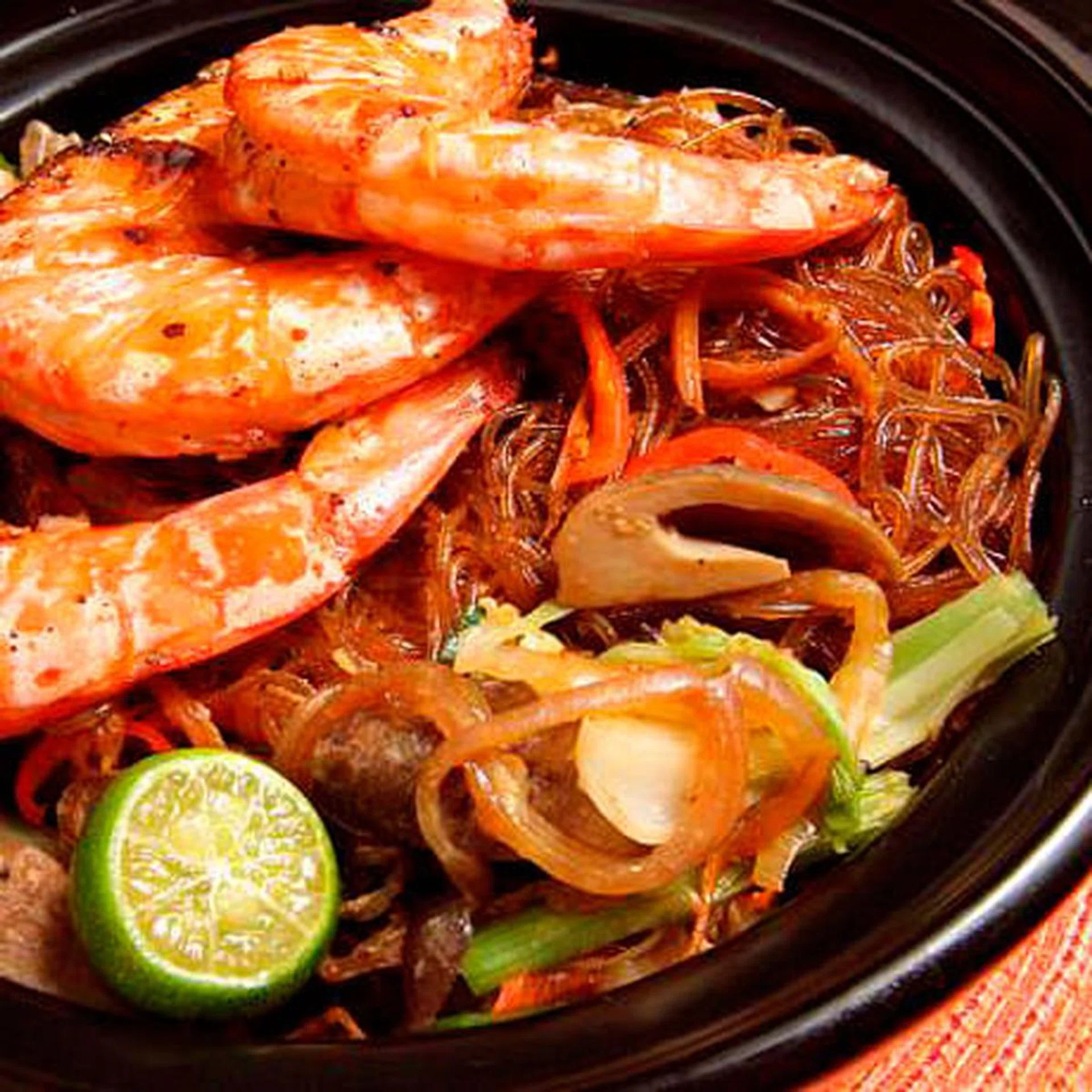 RECIPE: Claypot tang hoon with tiger prawns - Her World Singapore | Her ...