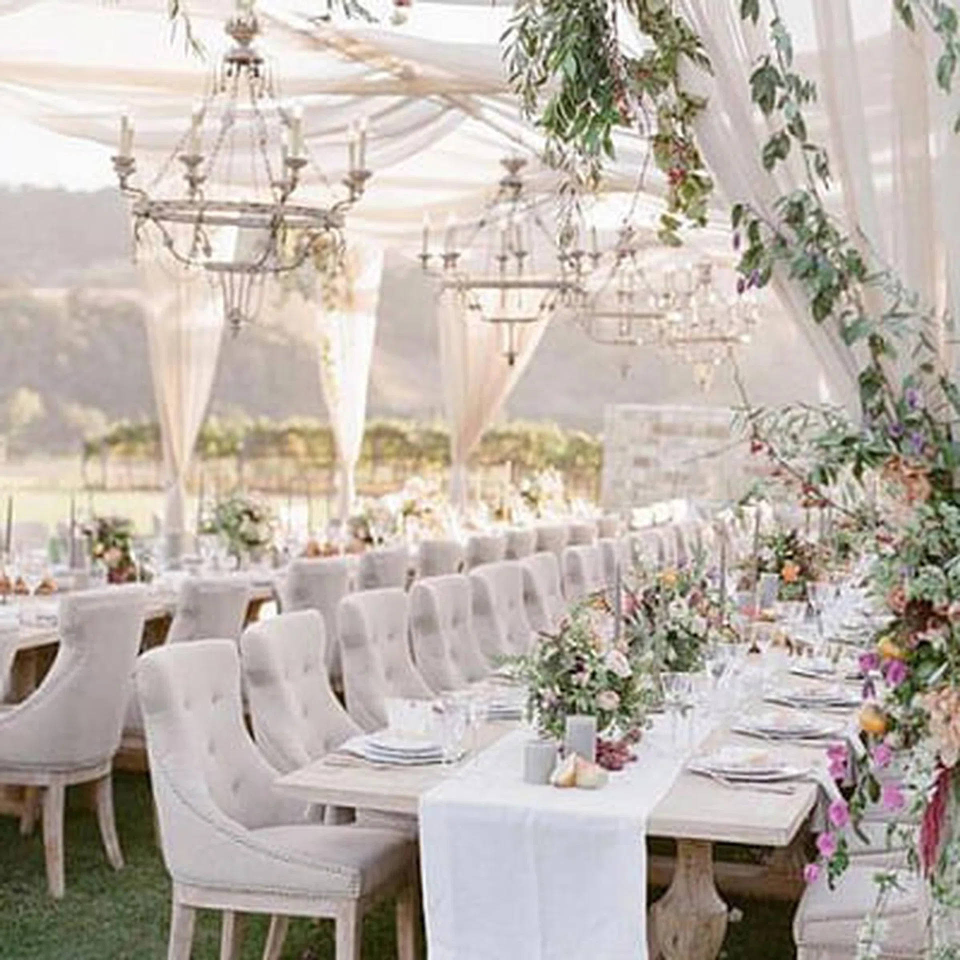 10 fresh inspirations for long, banquet-style wedding tables - Her ...