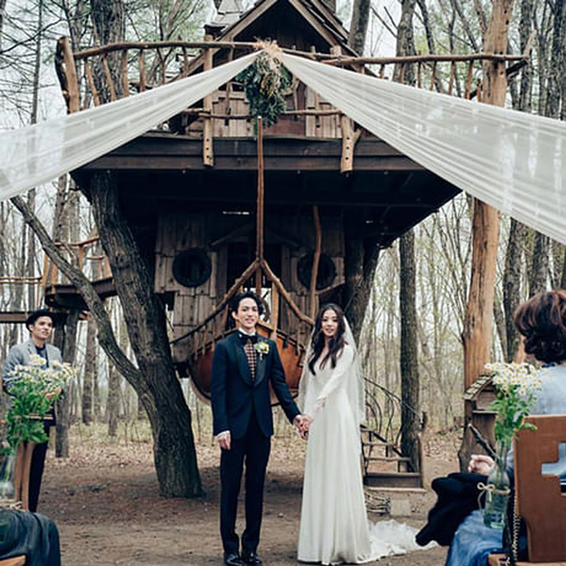 Taiwanese singer Yoga Lin and Kiki Ting weds in woodlands-themed ...