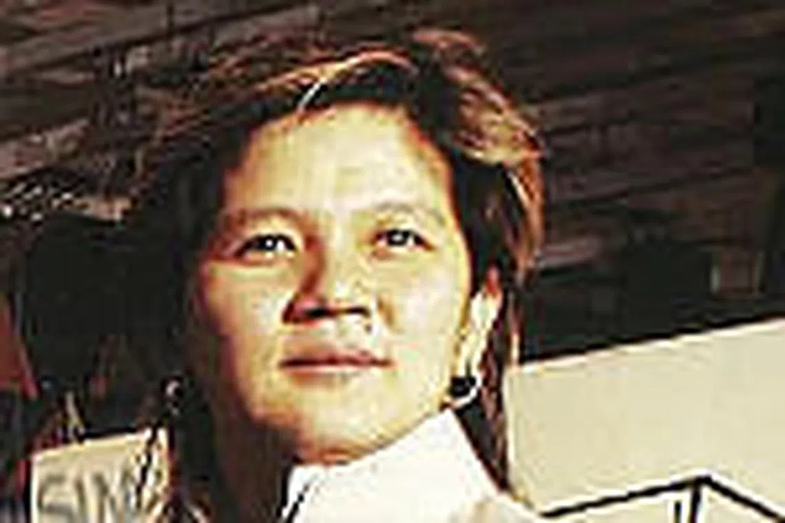 Her World Young Woman Achiever 2002: Elim Chew - Her World Singapore ...