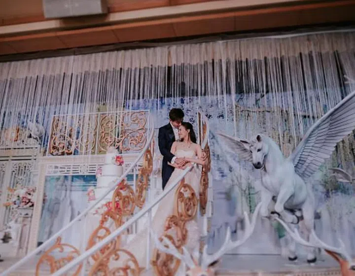 Cheryl Wee & Roy Fong's whimsical wedding banquet at the Ritz-Carlton ...