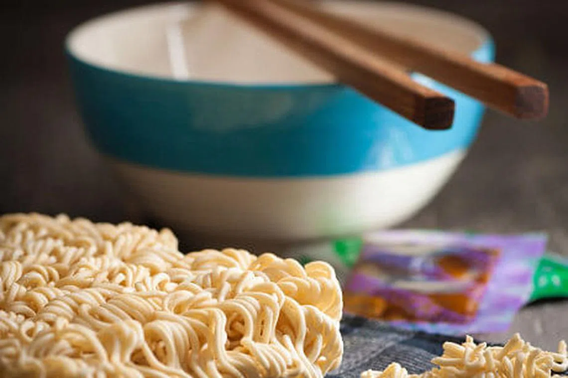 RECIPES: 11 delicious ways to jazz up instant noodles - Her World ...