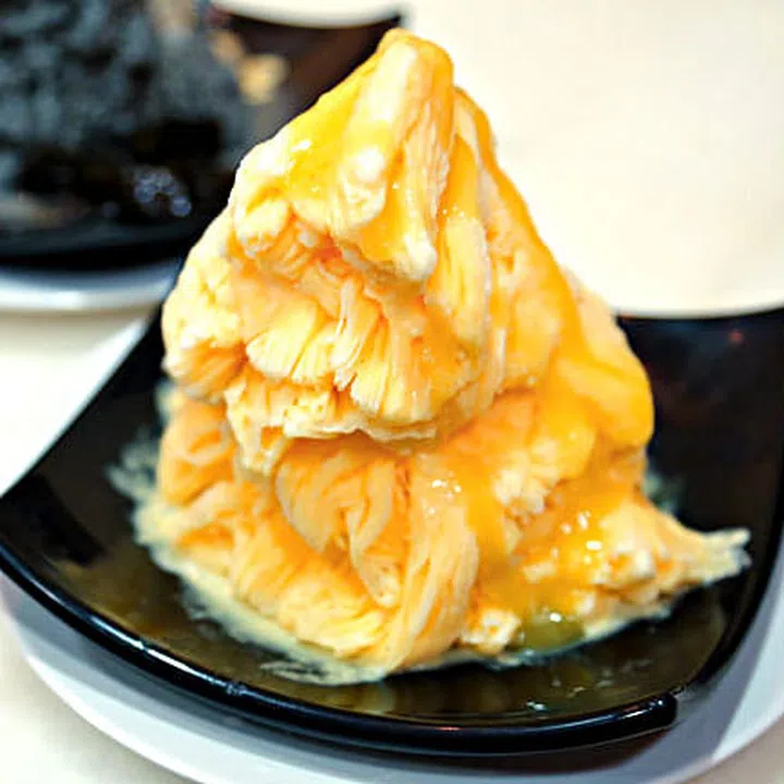 16 innovative (and wacky) durian desserts that are delish too - Her ...
