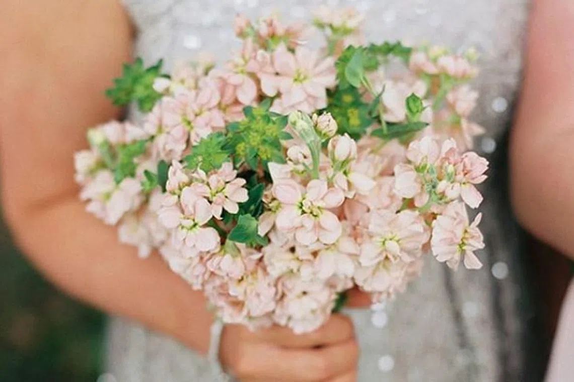 8 pretty and affordable bridesmaid posies you can DIY - Her World ...