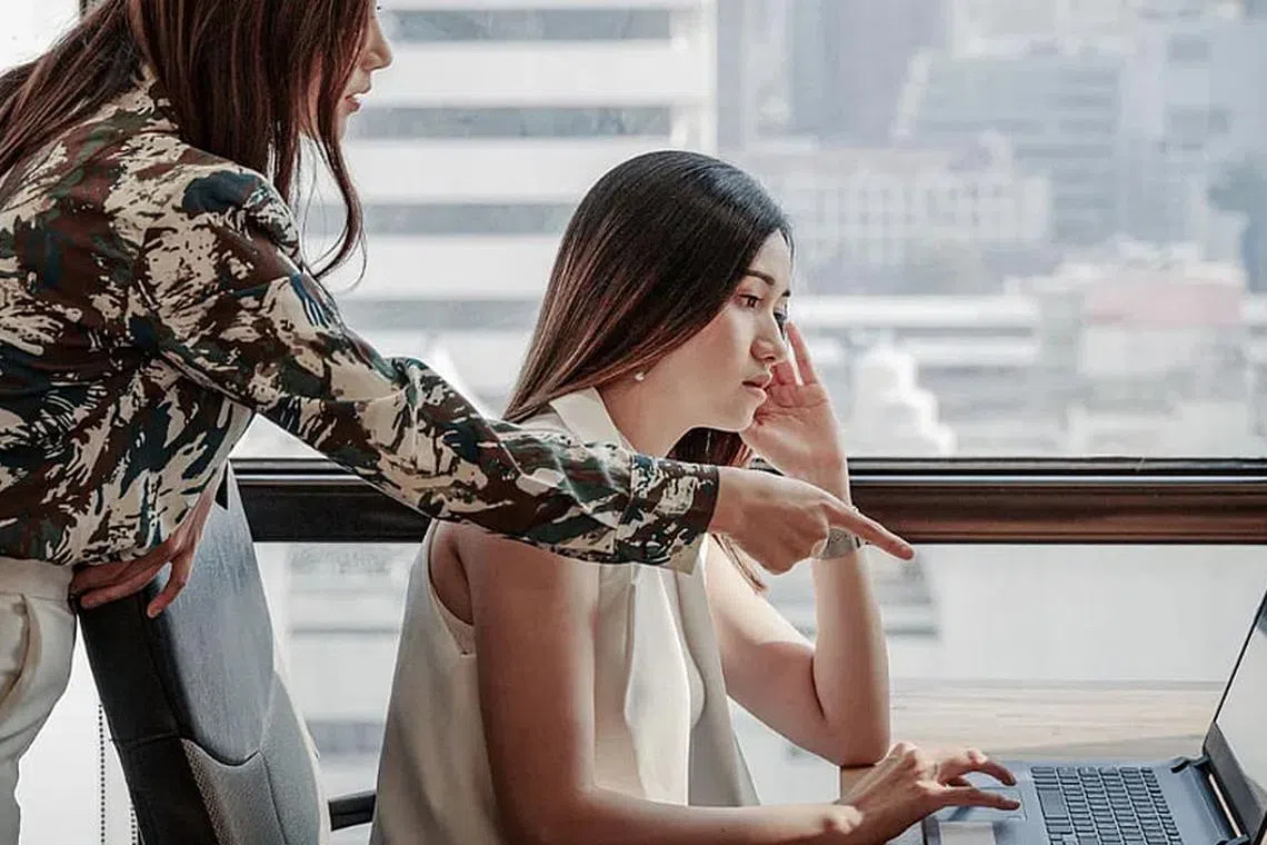 What To Do When You Have A Micromanaging Boss | Her World Singapore