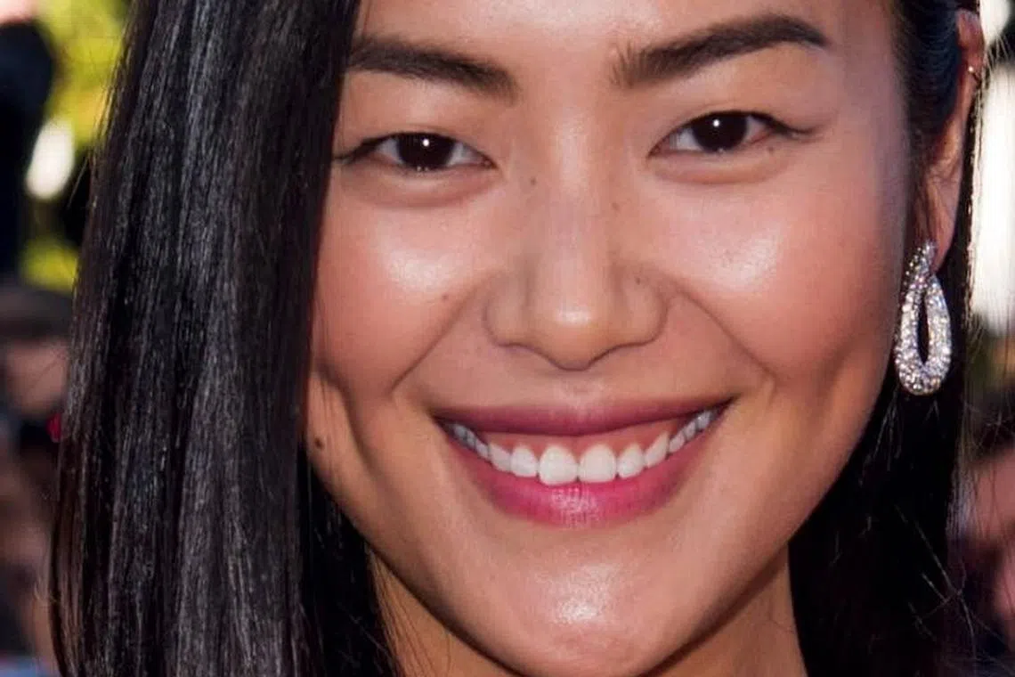 3 easy tricks to get beautifully shaped eyebrows - Her World Singapore ...