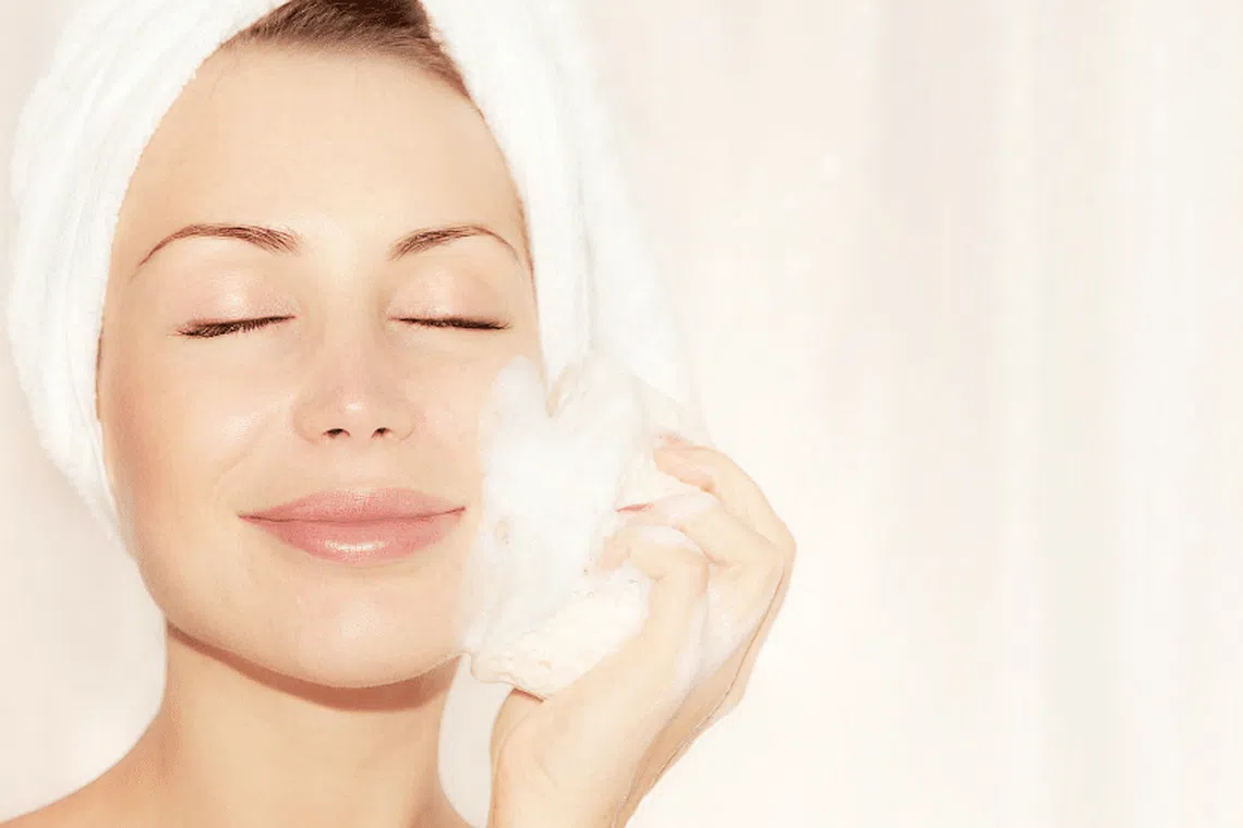 6 gentle face cleansers suitable for sensitive skin - Her World ...