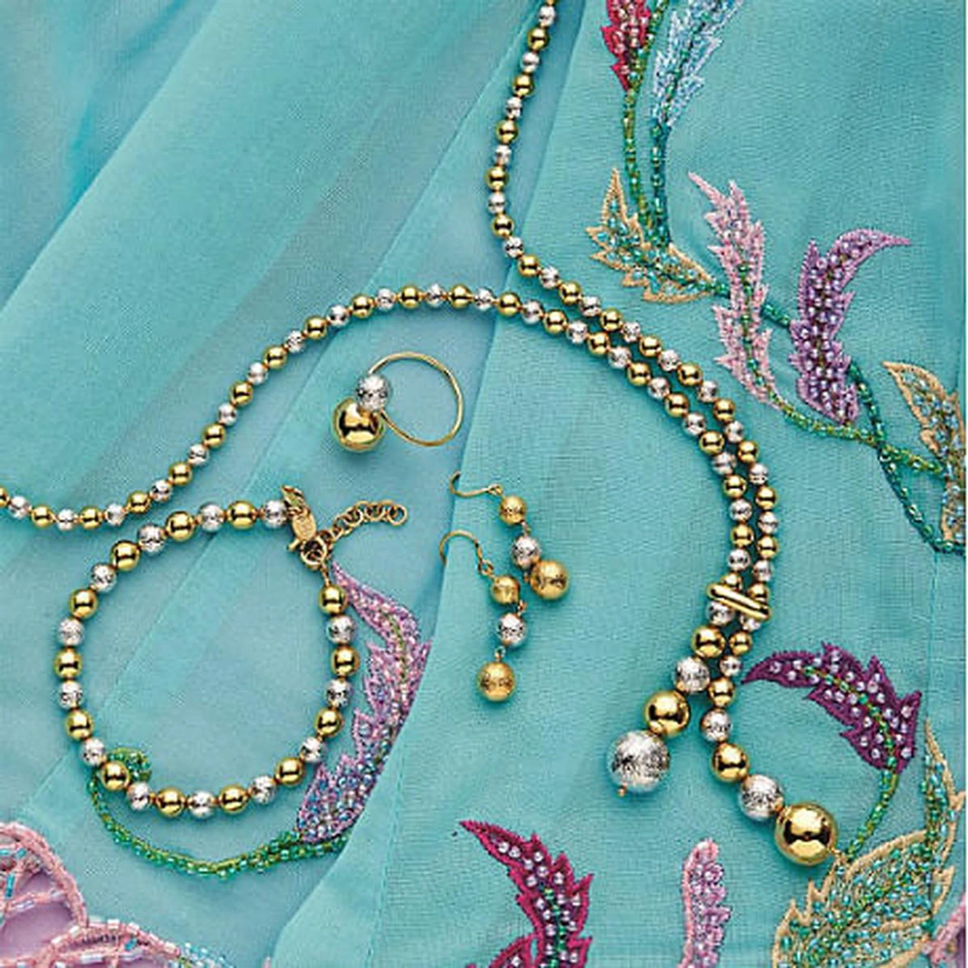 Pic of the day: Modern & versatile si dian jin wedding jewellery sets ...