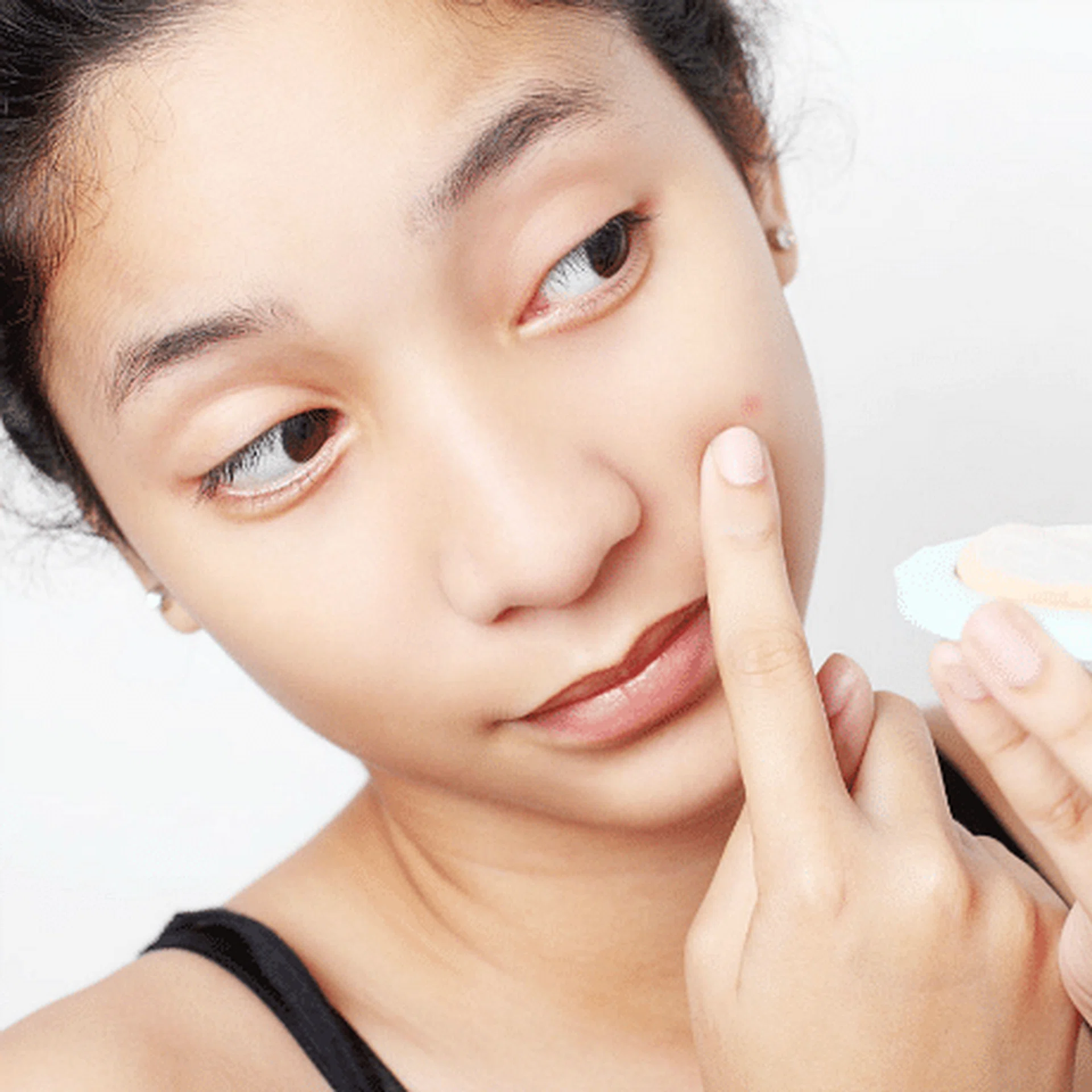 The reason why your makeup is causing acne â€“ and how to stop this ...