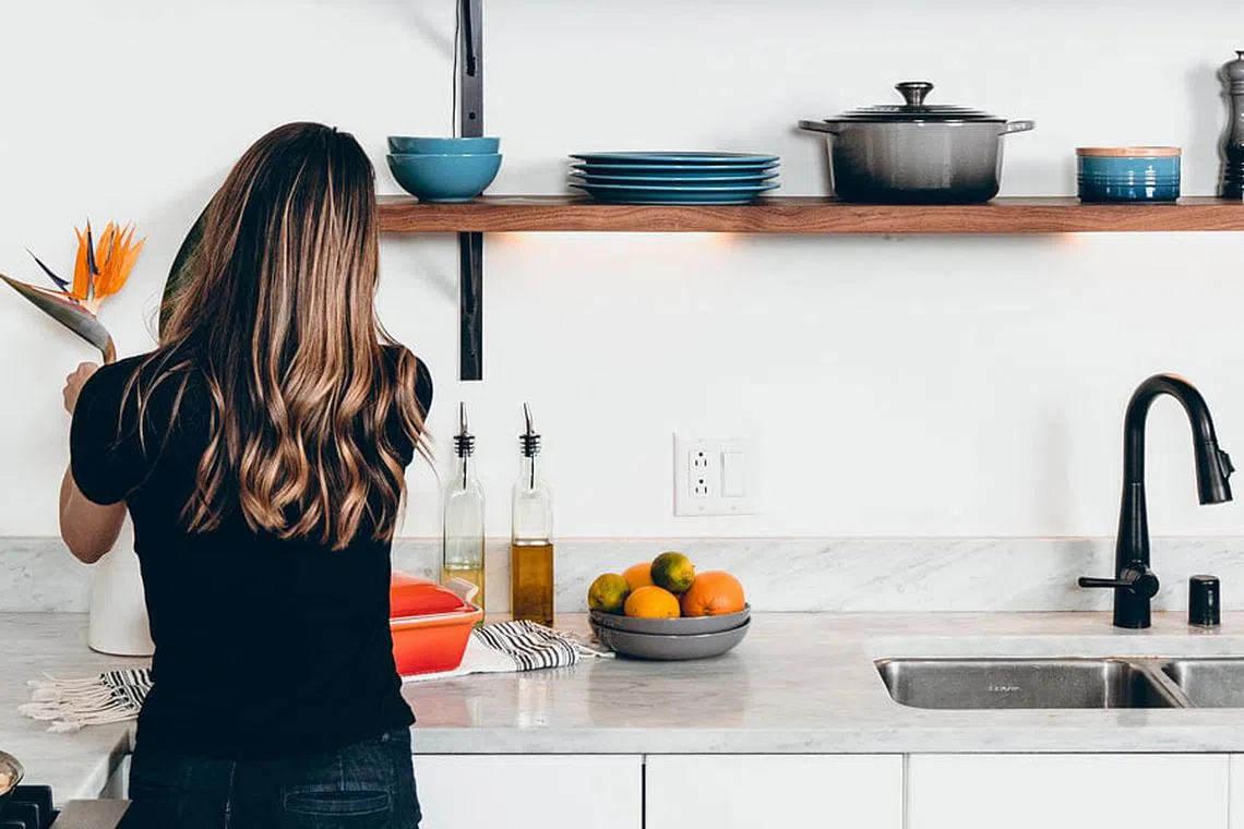 11 common bad kitchen habits you need to ditch ASAP - Home & Decor ...