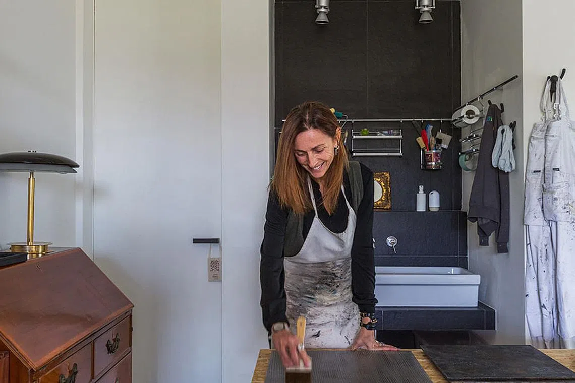 A female designer & family lives in a 3-storey farmhouse in Rome | Home ...
