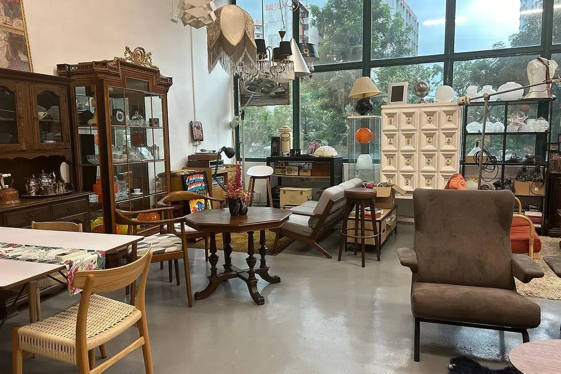 Lorgan's The Retro Store Review: Customer became new owner! | Home ...