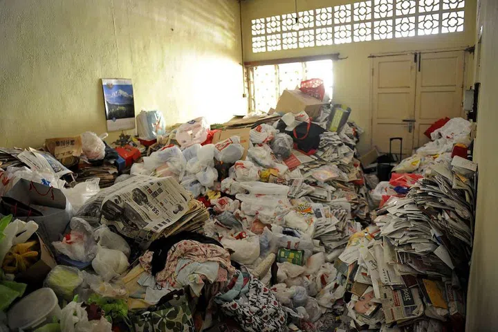 How to help someone with a hoarding problem? - Home & Decor Singapore ...