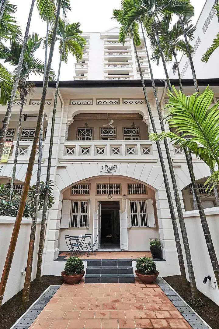 House Tour: A modern take on this pre-war conservation terrace house ...