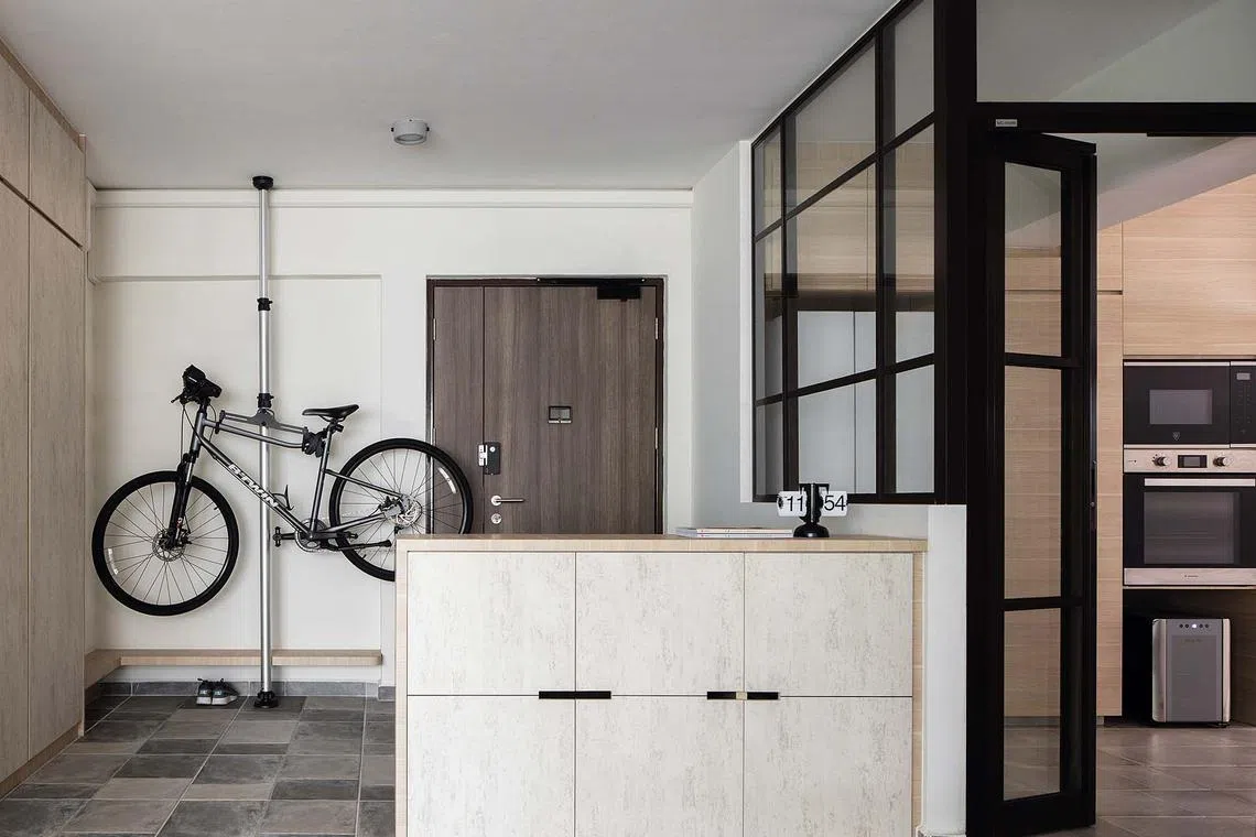 Rustic Japanese interior design for this 5-room HDB in Buangkok | Home ...