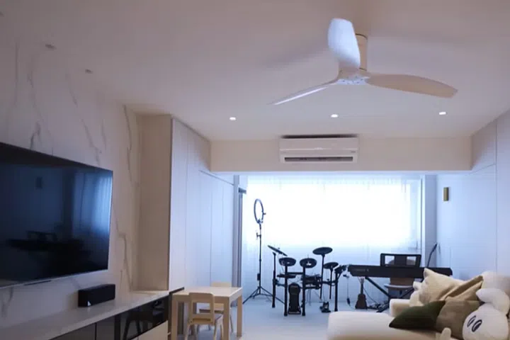 $180,000 Renovation for Tay Kewei and Alfred Sim’s HDB executive apartment | Home & Decor Singapore