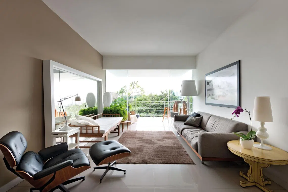 A bachelor’s 3-bedroom condo with Modern Chinese interior design | Home ...