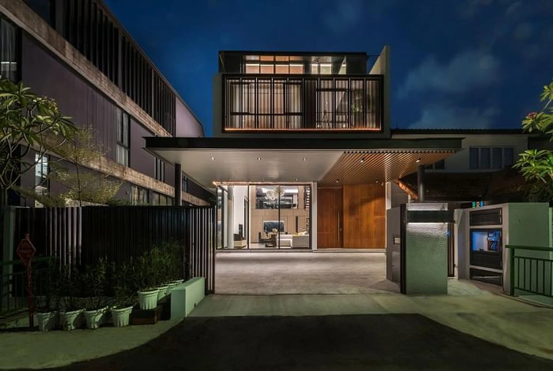 House Tour: Singapore-style Bukit Timah home with spacious interiors ...