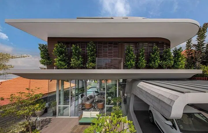 House Tour: A spaceship-like roof for this unique house in Siglap ...