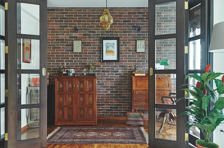 3 modern home designs that incorporate trendy red brick walls - Home ...