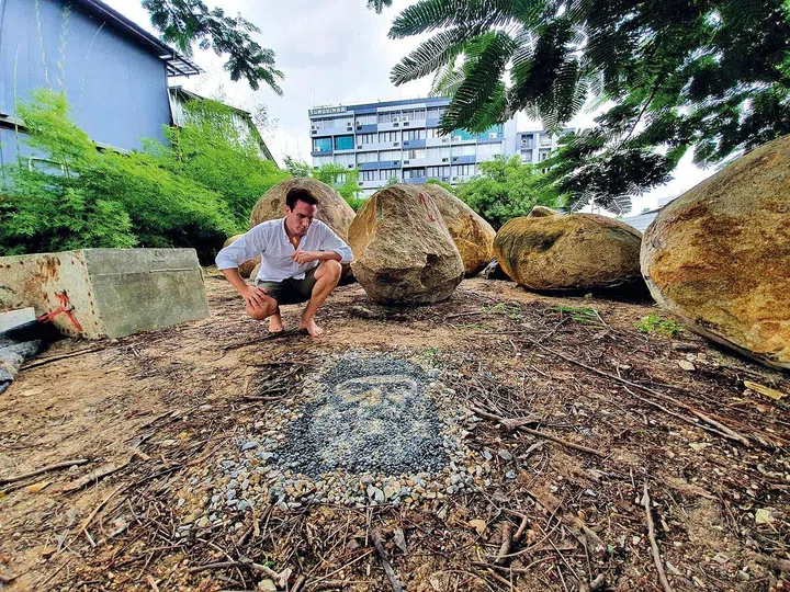 Pebble painter Justin Bateman: Impermanence maintains natural ...