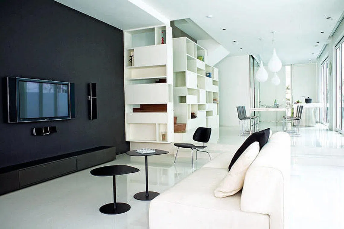 A minimalist terrace house with all-white interior design | Home ...