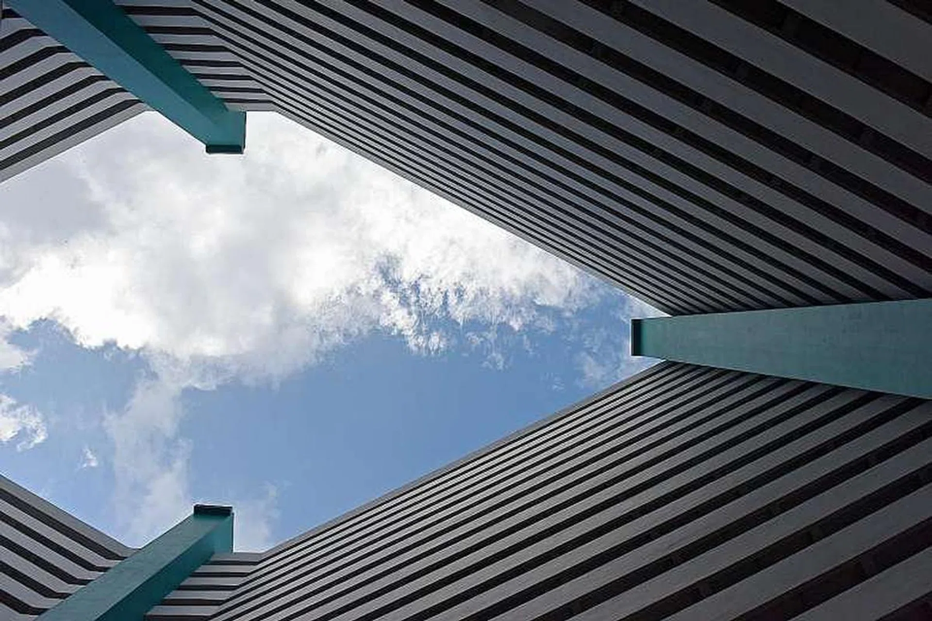 Diamond Shape HDB in Taman Jurong: "Suicide Blocks" in the '70s | Home ...