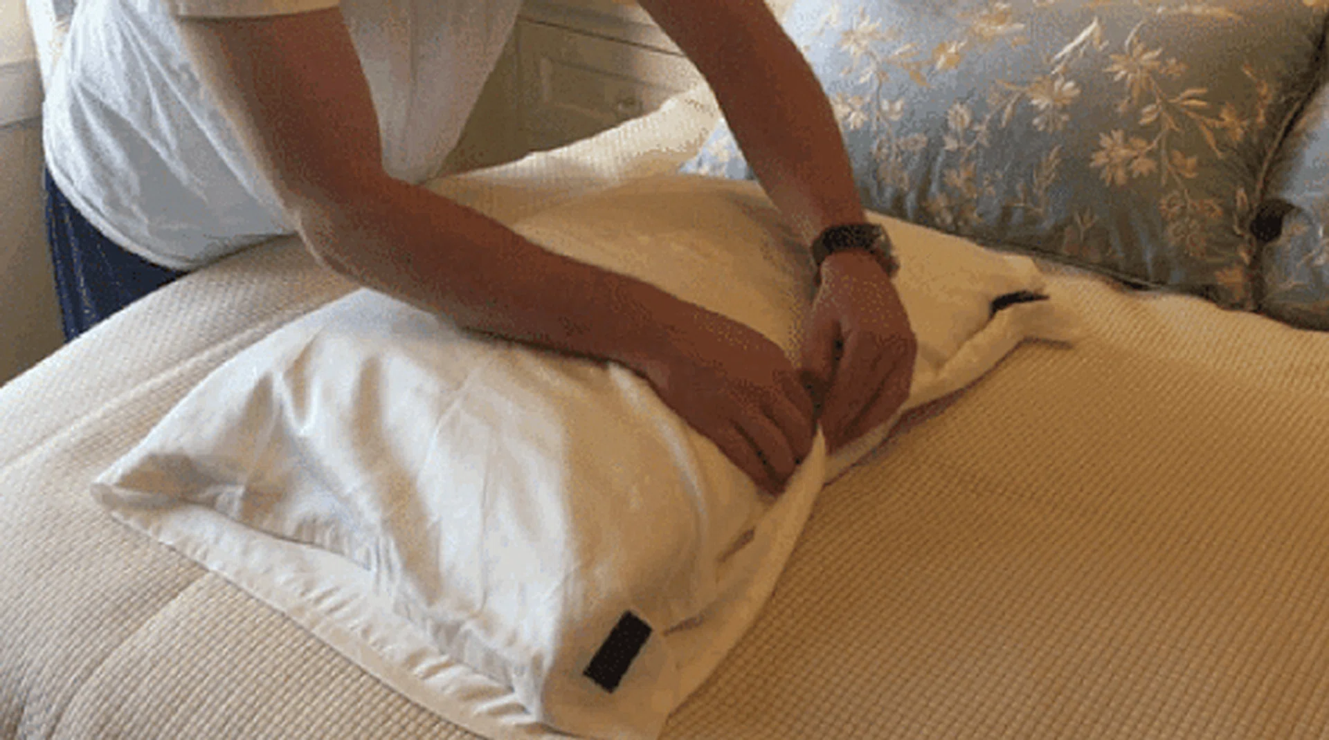 This pillowcase makes changing covers easier and faster - Home & Decor ...