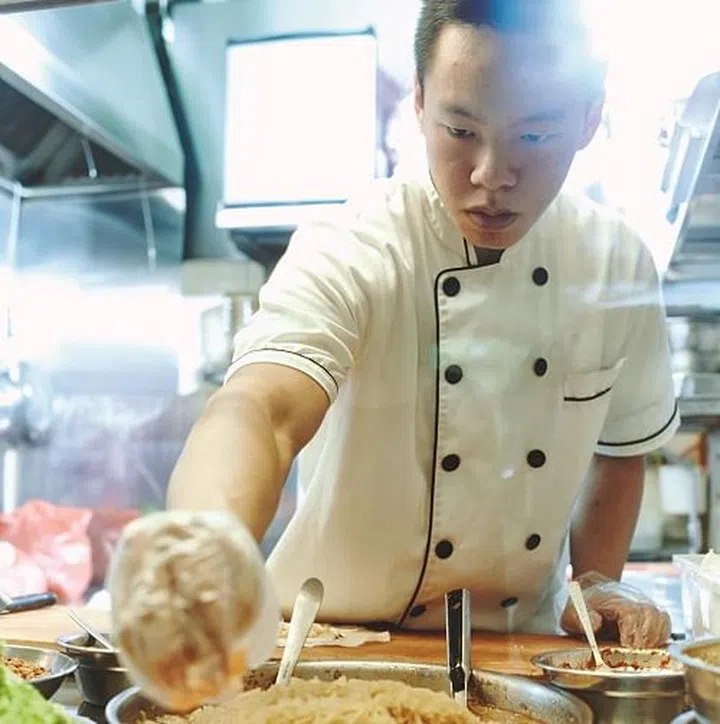 Hawker Catering Singapore Complete Guide: Local chefs | Home & Decor ...