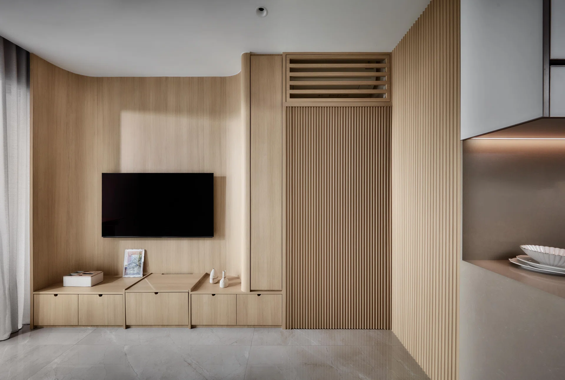 A filial granddaughter’s 1-bedroom plus study condominium in Normanton ...