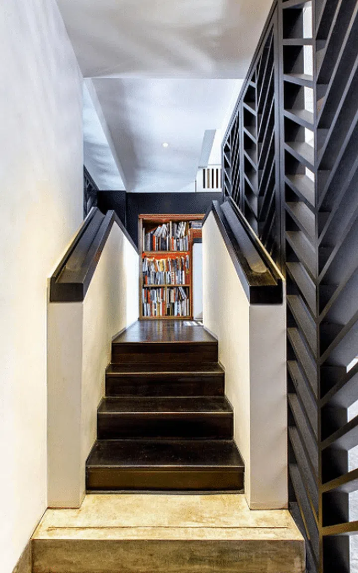 House Tour: An elegantly restored colonial shophouse with surprisingly ...