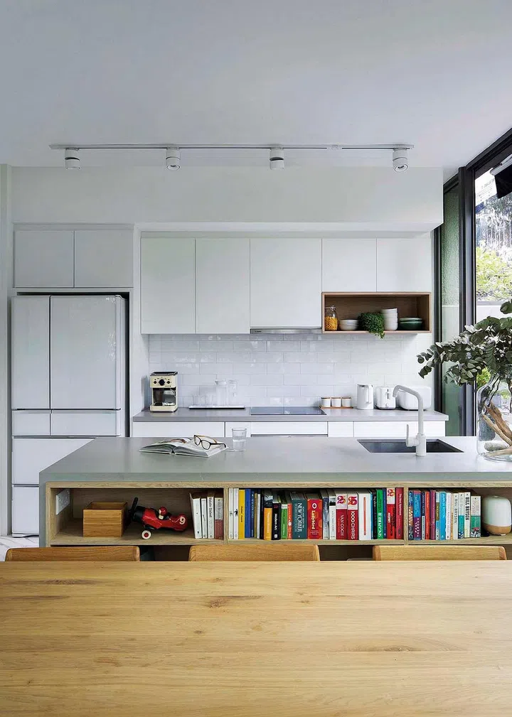 12 All-White Kitchen Ideas: Modern Luxury White Kitchen Tips | Home ...