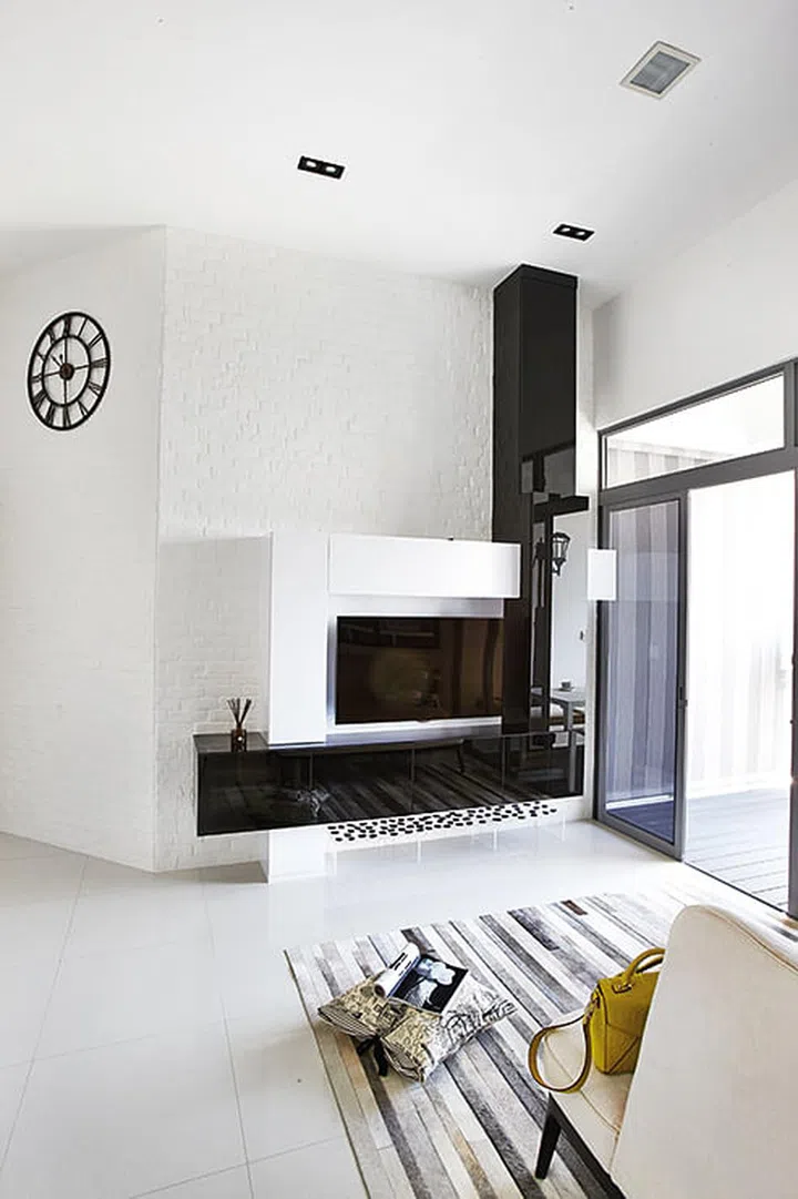 6 TV Console Design Ideas: TV bench, concealed TV console | Home ...