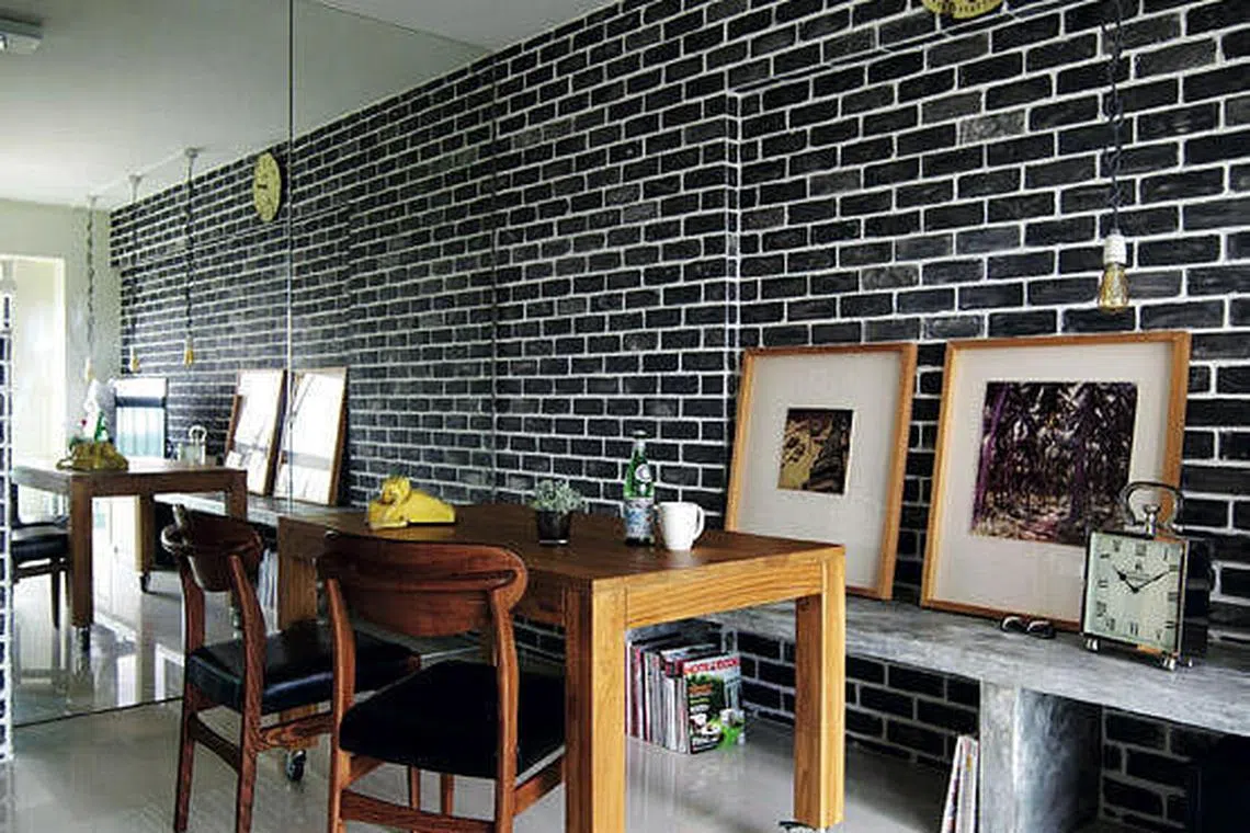 TRENDING: Reflective surfaces in the home — how they camouflage doors ...